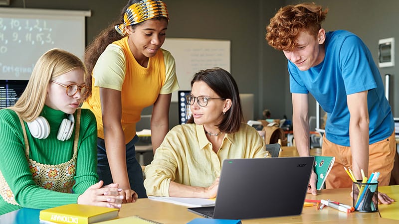 Intel® Skills for Innovation: fostering future innovators - Acer for ...